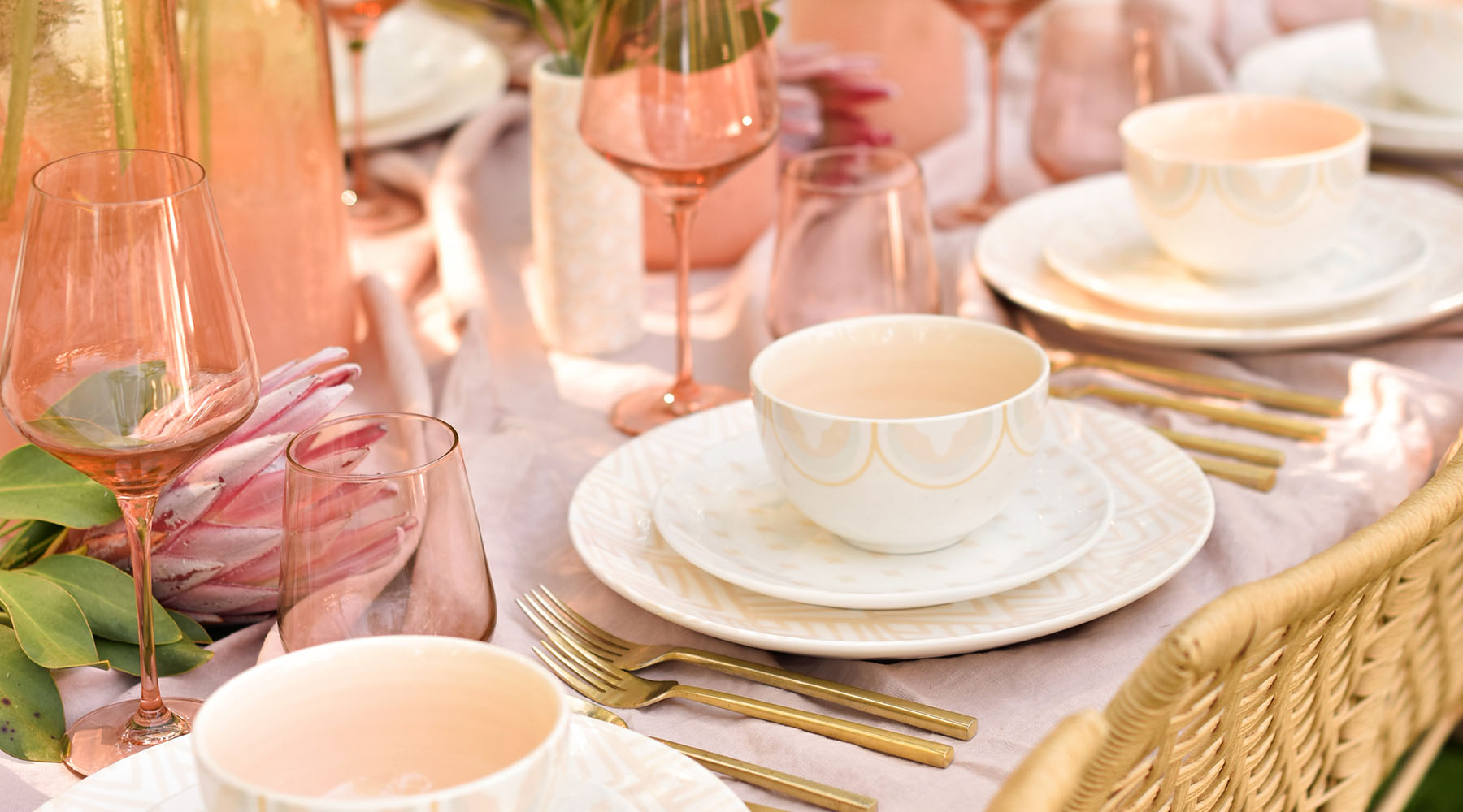 7 Tips for Setting Your Table Blog | Coton Colors